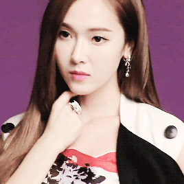 美女漂亮性感动人gif动图_动态图_表情包下载_SOOGIF