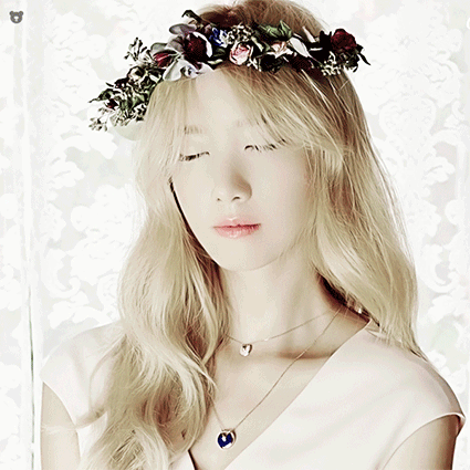 美女漂亮美丽动人gif动图_动态图_表情包下载_SOOGIF